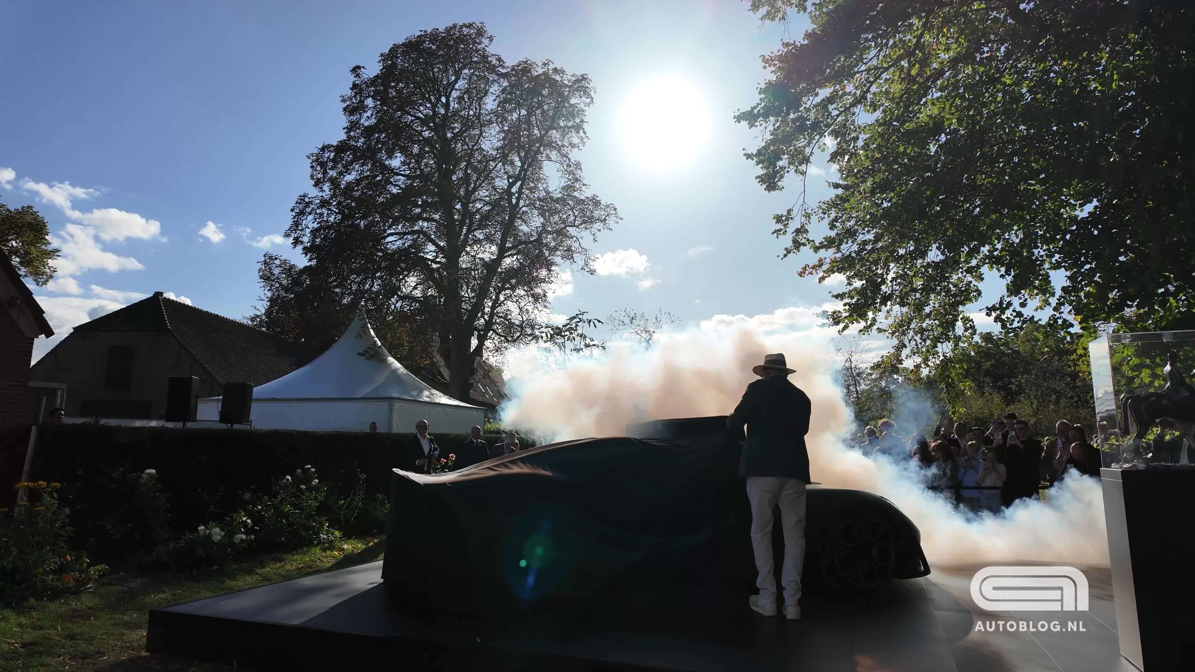 Video: Wouter bekijkt de Bugatti Brouillard van Michel Perridon van ...