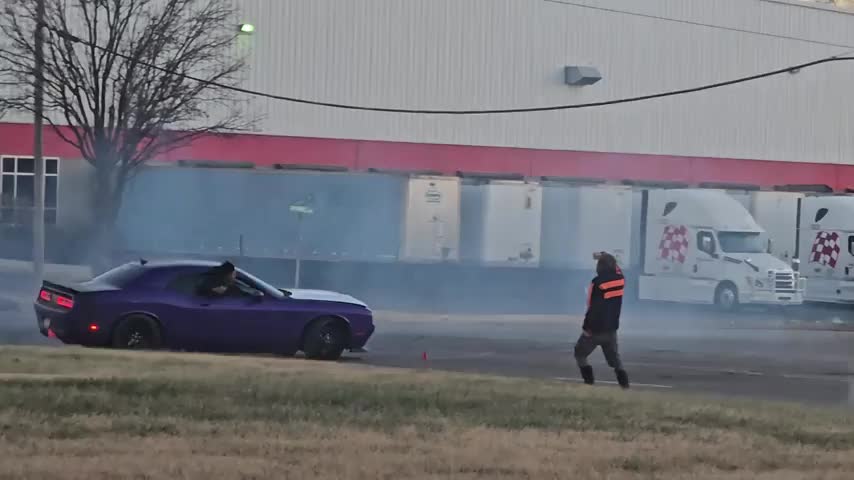 Video: Donuts draaien, wat kan er nou fout gaan?